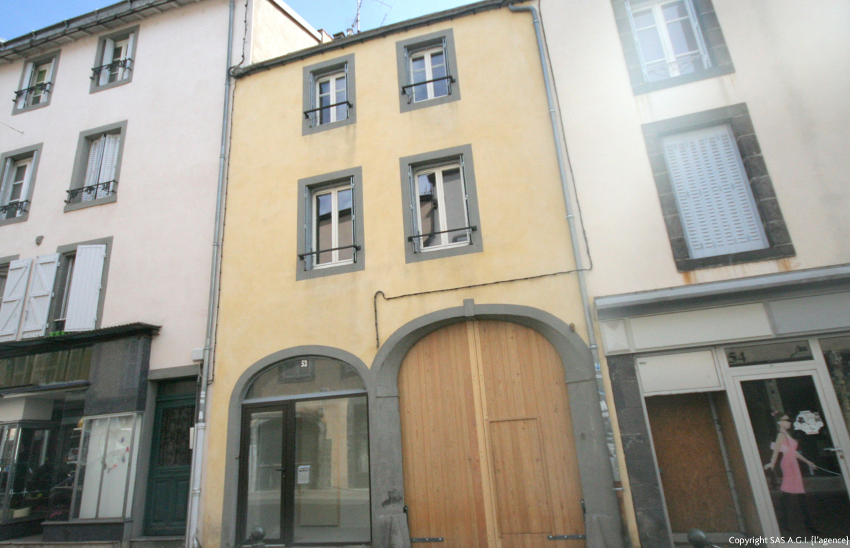 Riom - {l'agence} - Ref 1425